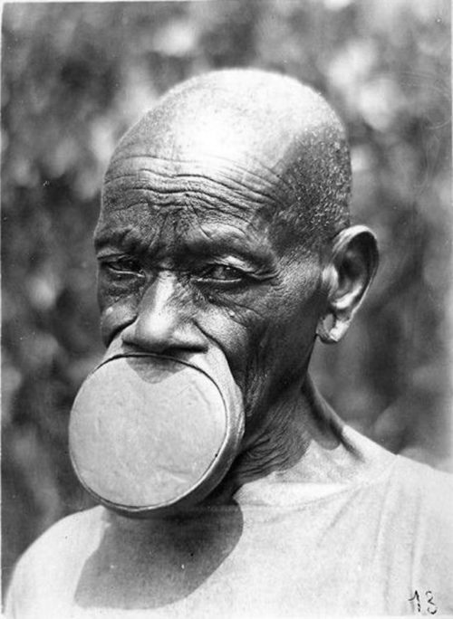 18 Photos of African Women With Traditional Lip Plates - Atchuup ...