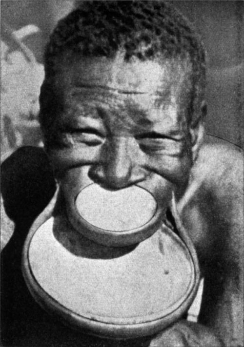 18 Photos of African Women With Traditional Lip Plates - Atchuup ...