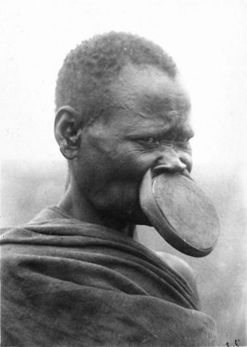 18 Photos of African Women With Traditional Lip Plates - Atchuup ...