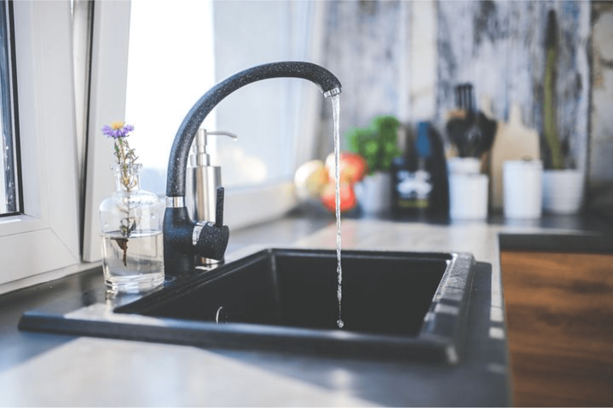 How To Choose the Right Kitchen Faucet: The Ultimate Guide - Atchuup ...